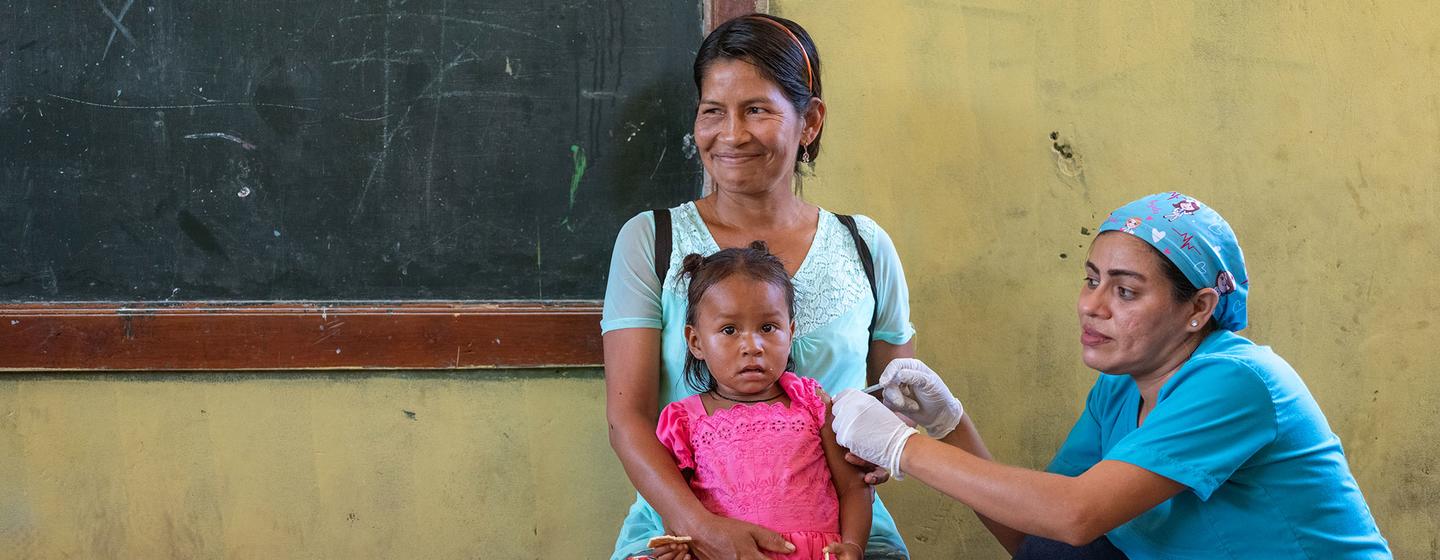 La vacunación infantil en América Latina, de estar entre las más altas a estar entre las más ...